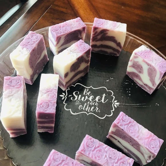 Mamaodi naturals | Bath & Body | Coconut Milk Hibiscus Handmade Soap ...